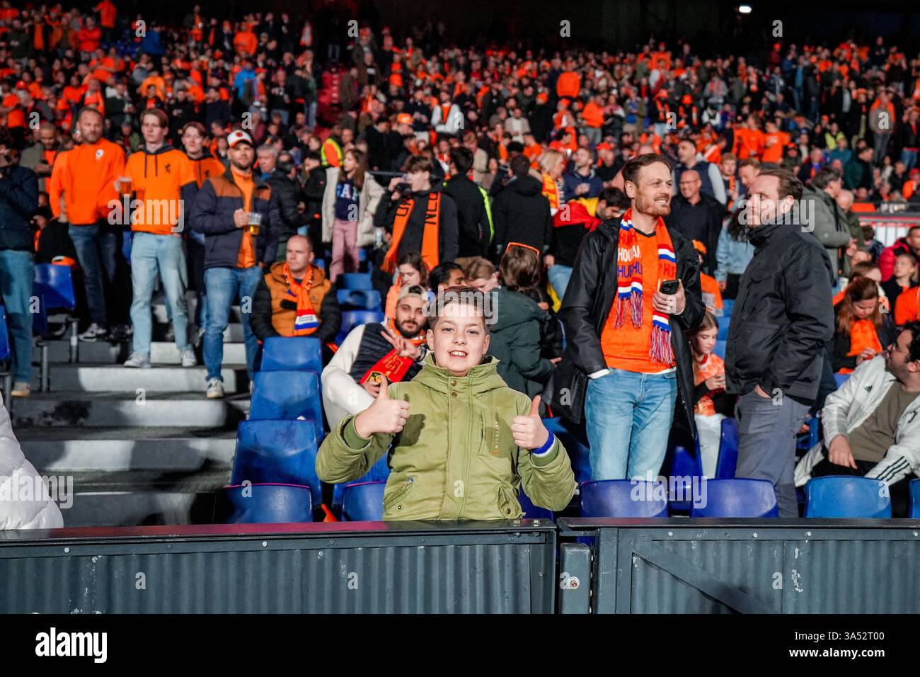 Rotterdam - Dutch Supporters during the first leg of the quarter final ...