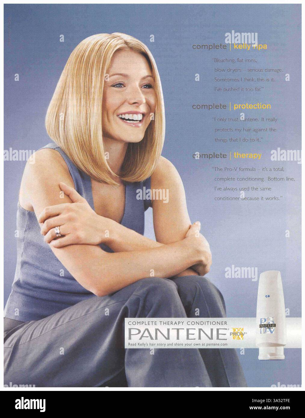 Kelly ripa 2002 hi-res stock photography and images - Alamy