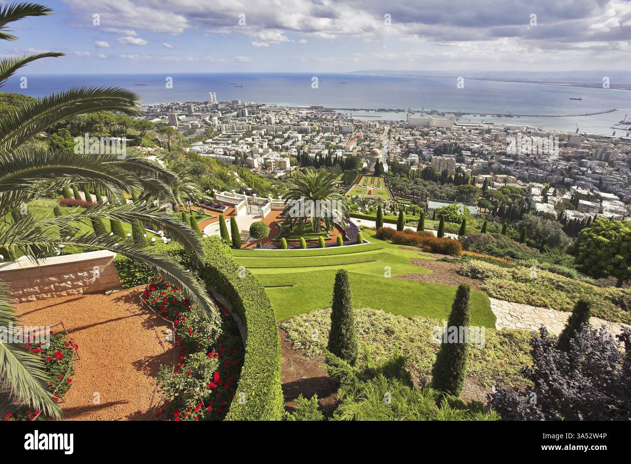 Grandiose magnificent landscape - Bahai gardens, Haifa and ...