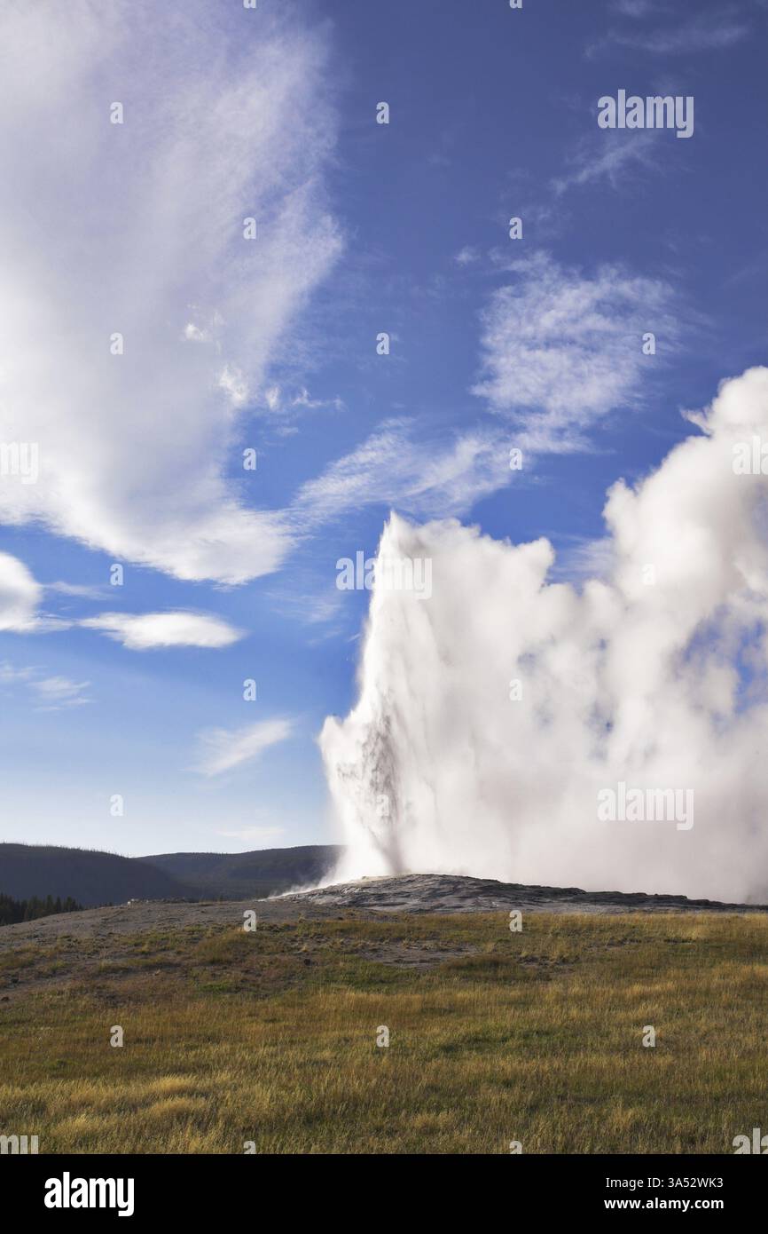 The most well-known of the world geyser in Yellowstone national park ...