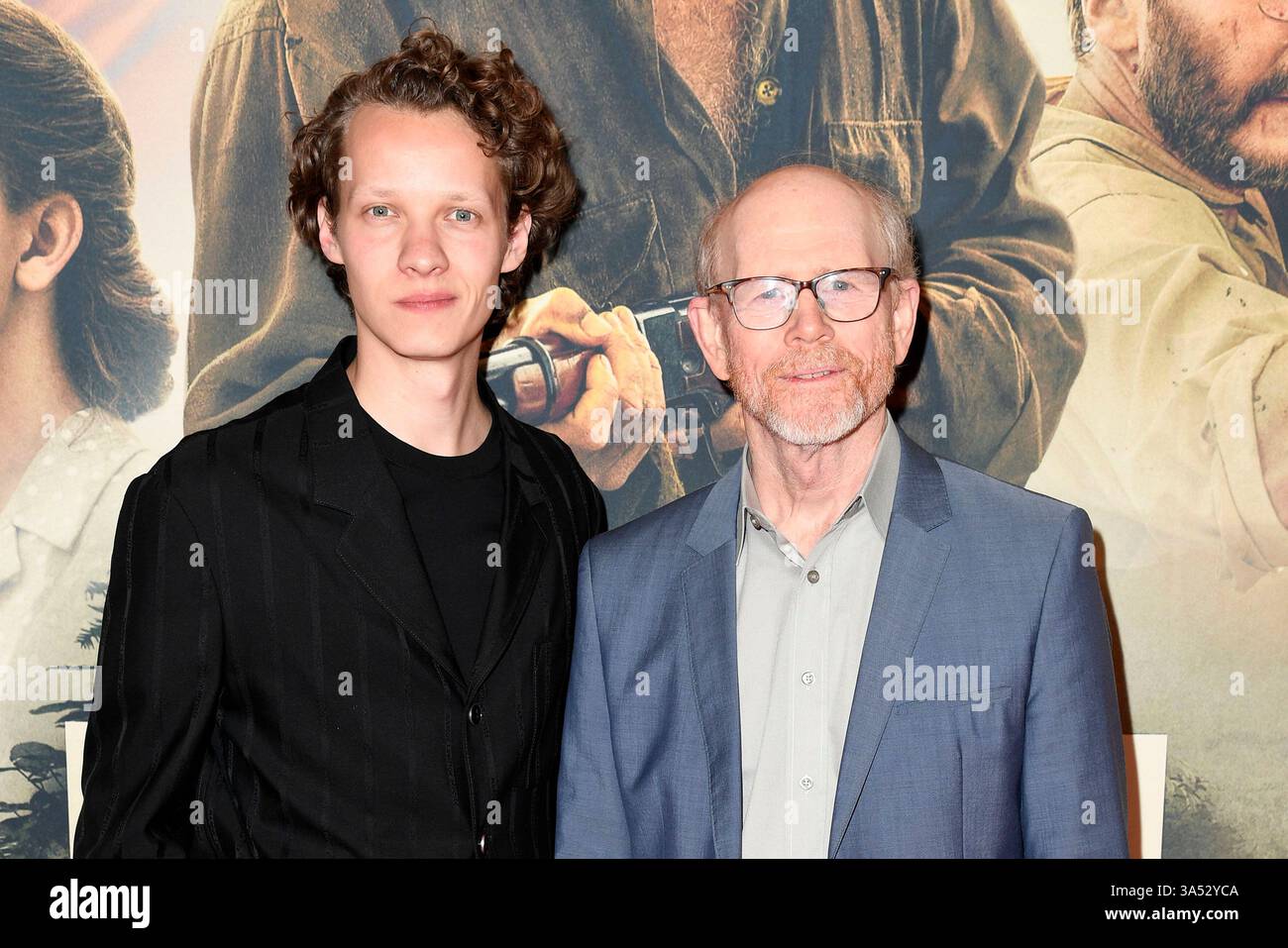 Felix Kammerer und Ron Howard bei der EDEN Film Premiere am 20.03.2025 ...