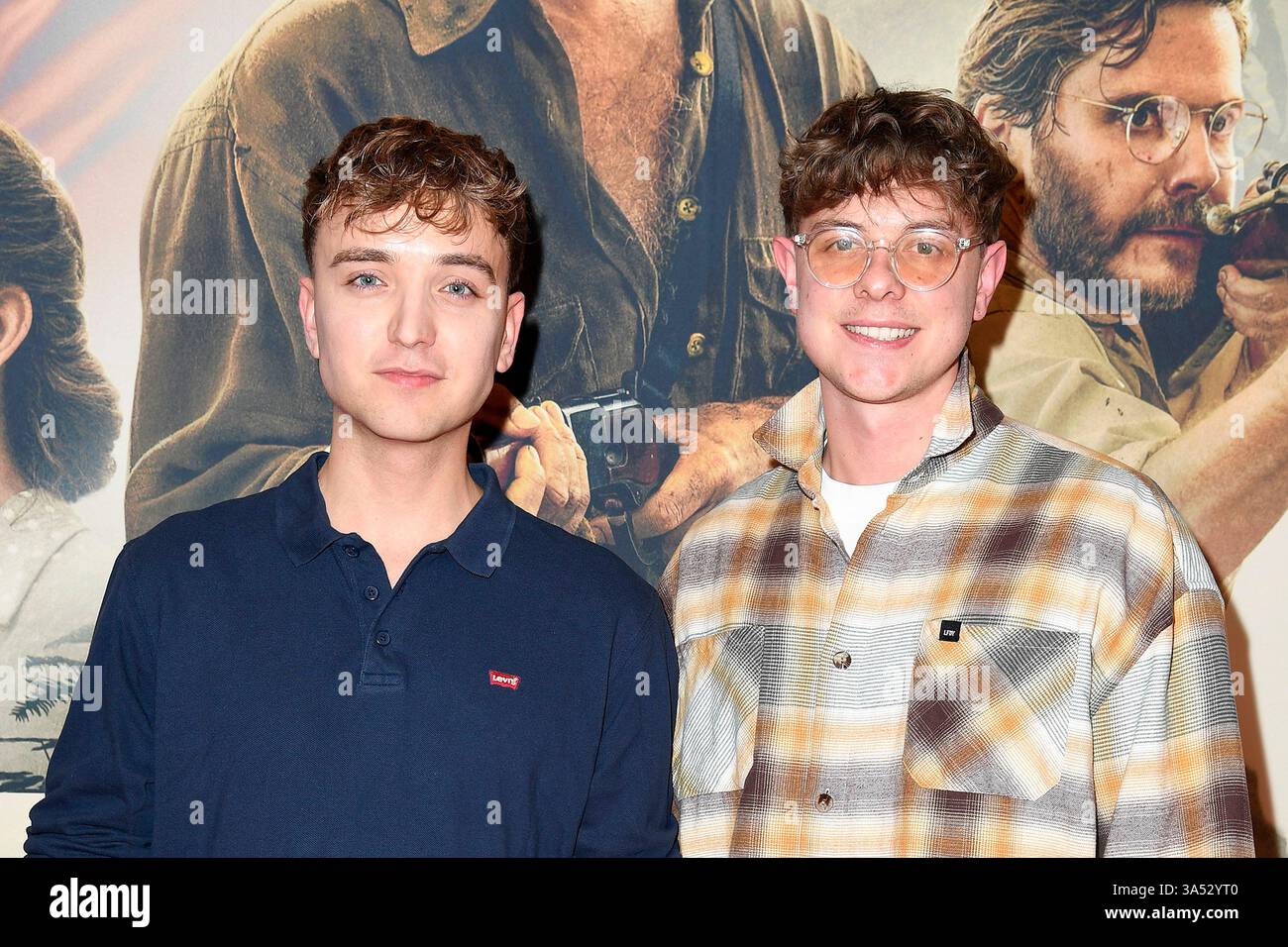 Jonas Wuttke und Jonas Ems bei der EDEN Film Premiere am 20.03.2025 in ...