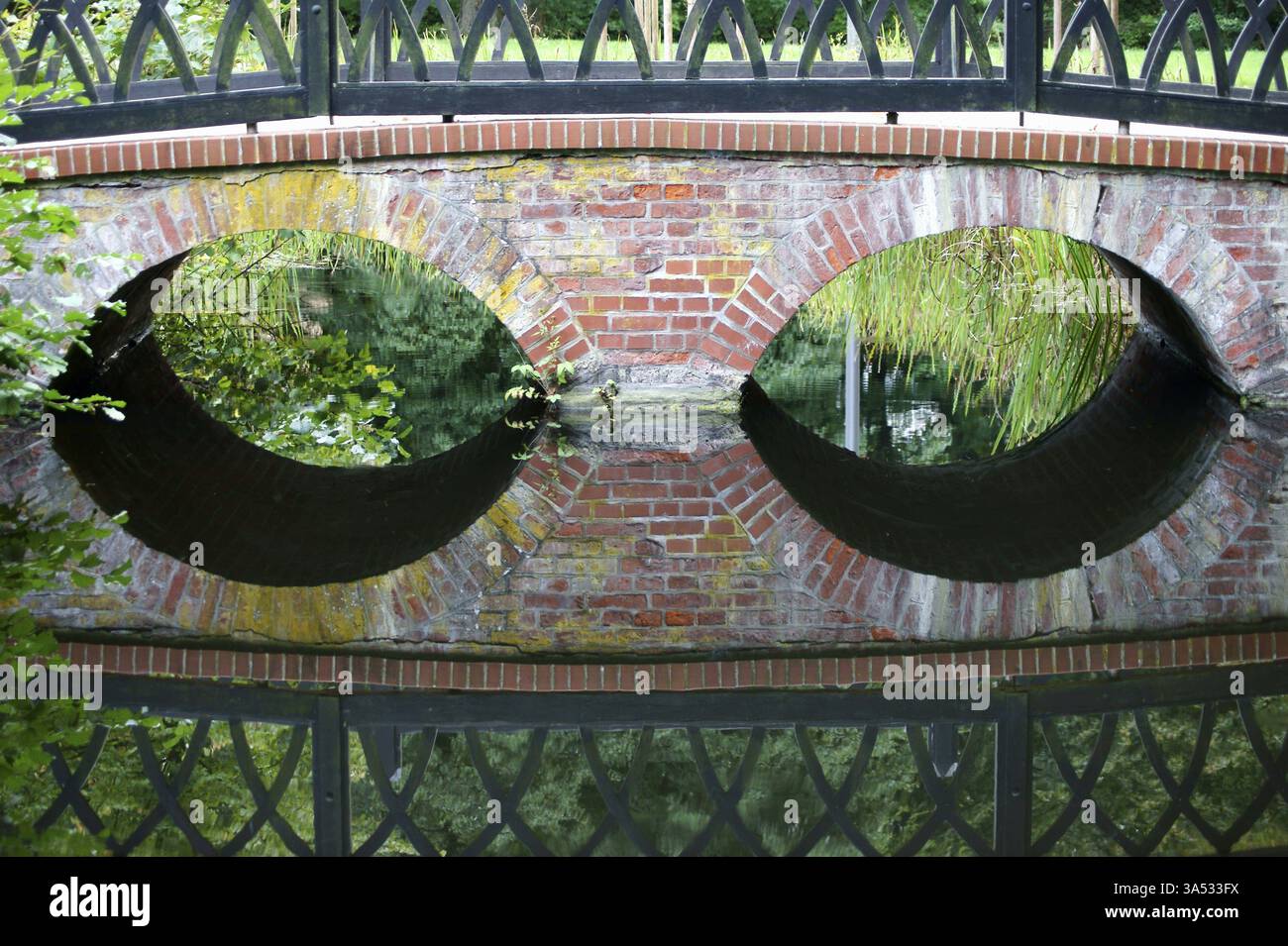 Reflective bridge hi-res stock photography and images - Alamy