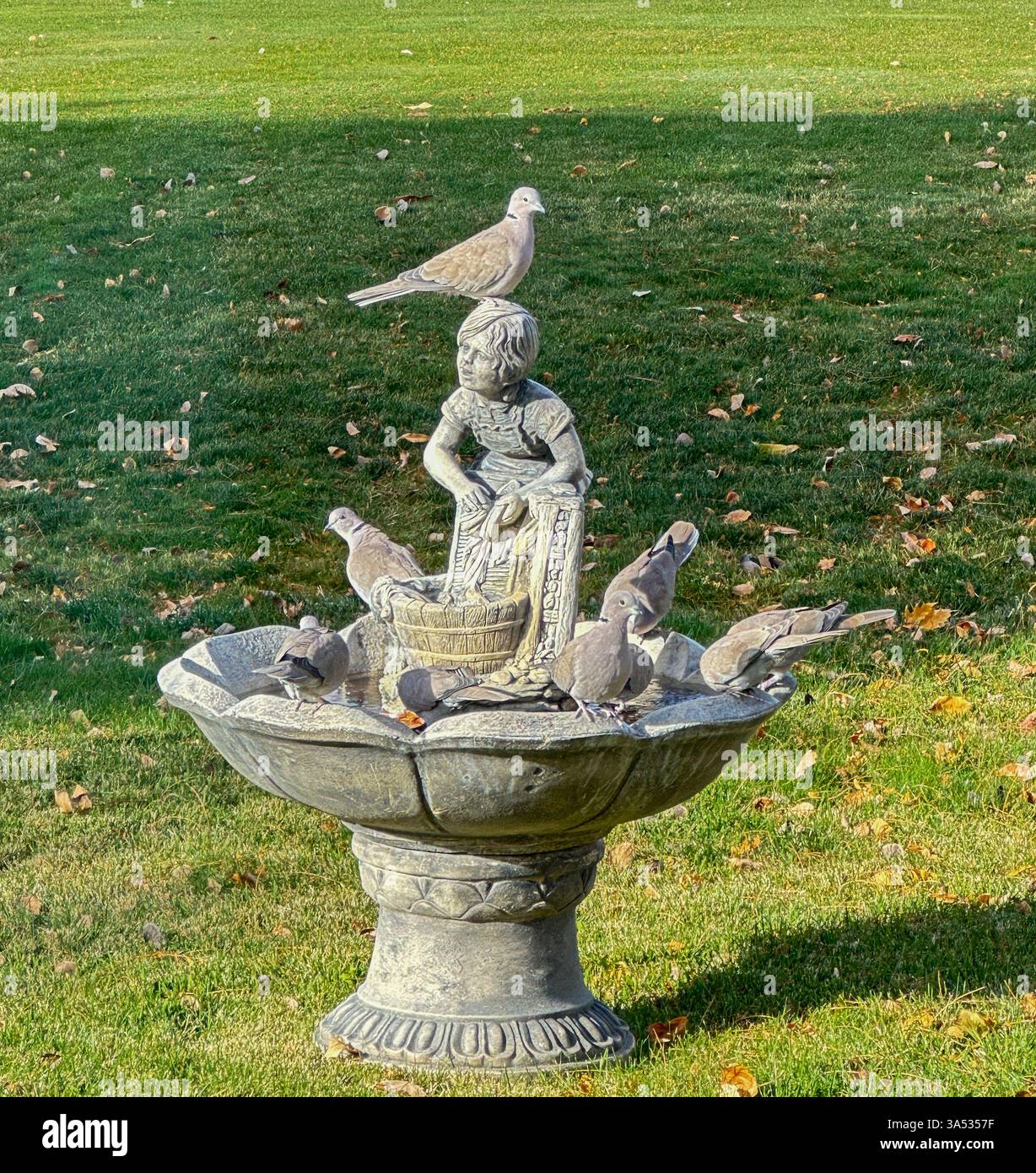 Unusual statue spot hi-res stock photography and images - Alamy