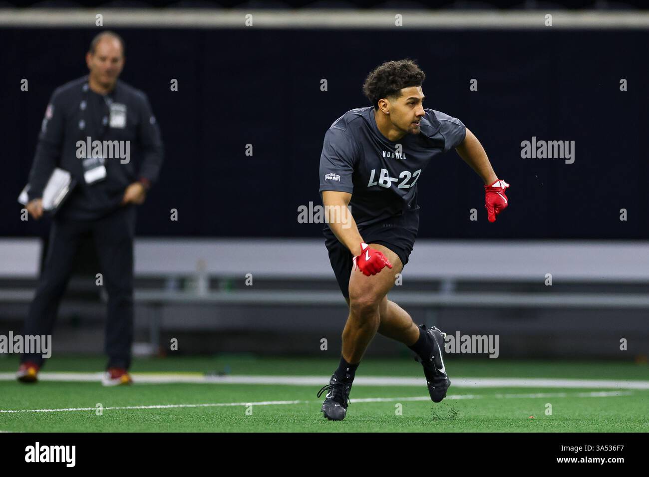Arizona linebacker Jared Small runs in a drill during the Big 12 pro ...