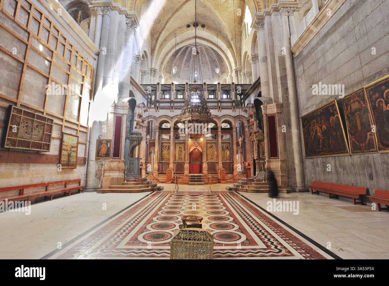 Church of the Holy Sepulcher in Jerusalem. Huge beautifully decorated ...