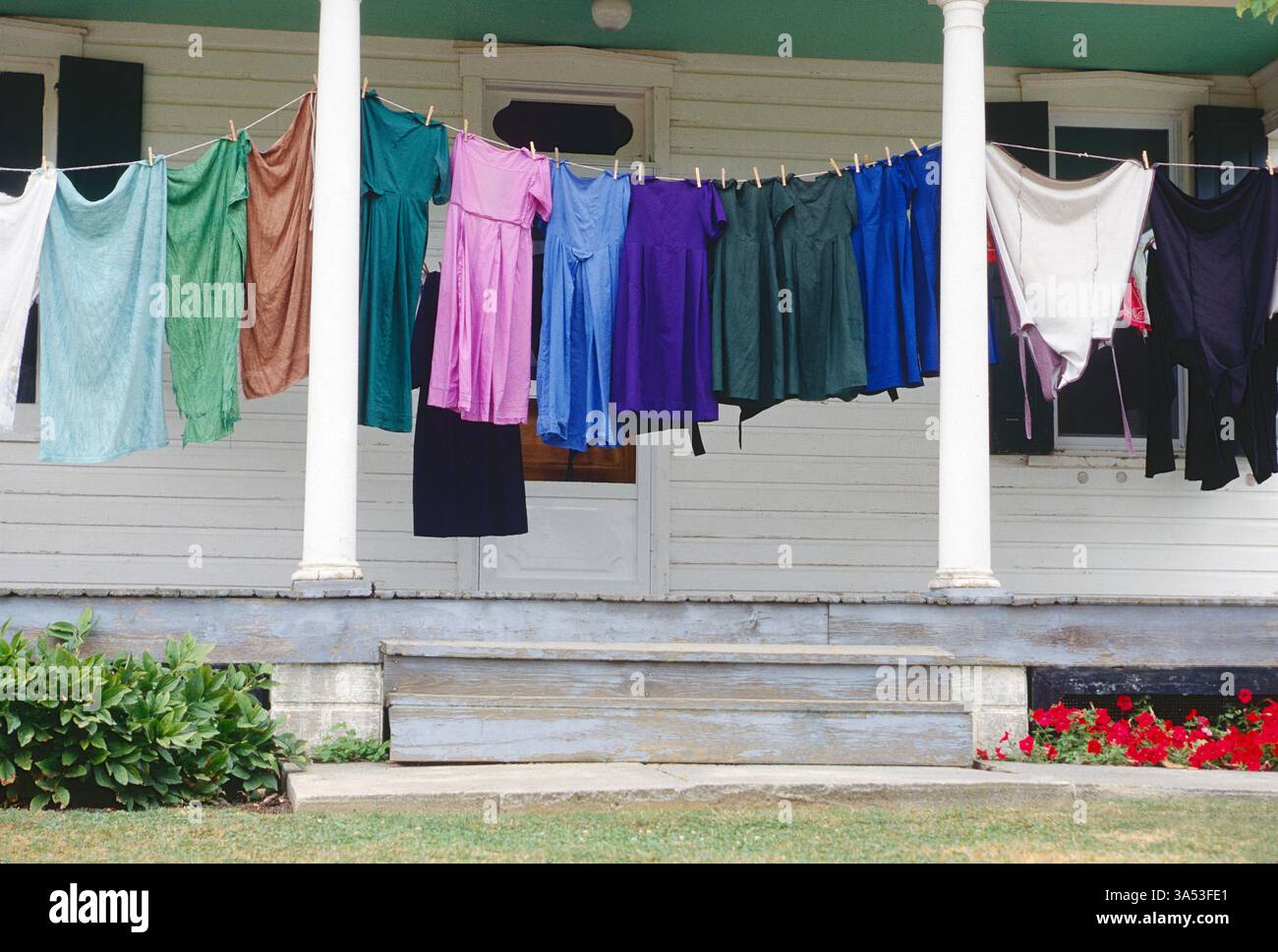 Amish laundry hi-res stock photography and images - Alamy