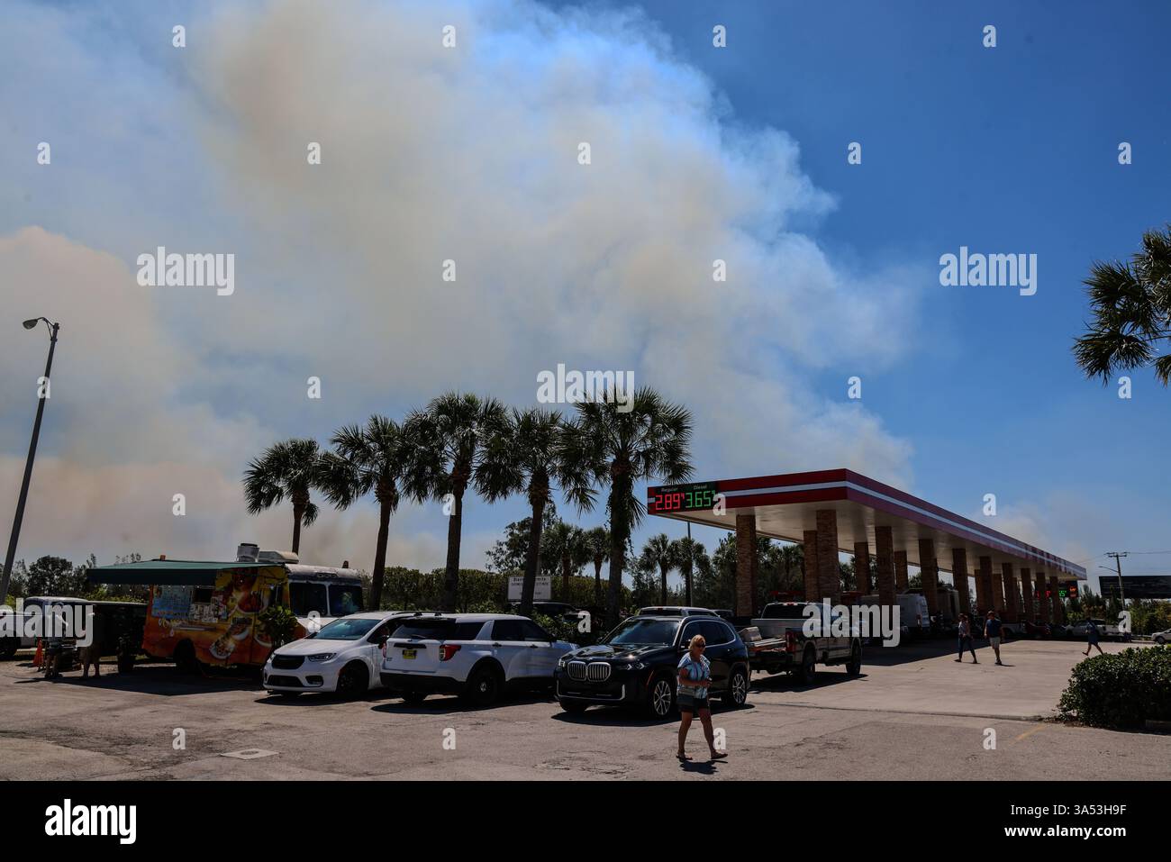 Florida City, Fl, USA. 20th Mar, 2025. Gas Station where hundreds of ...