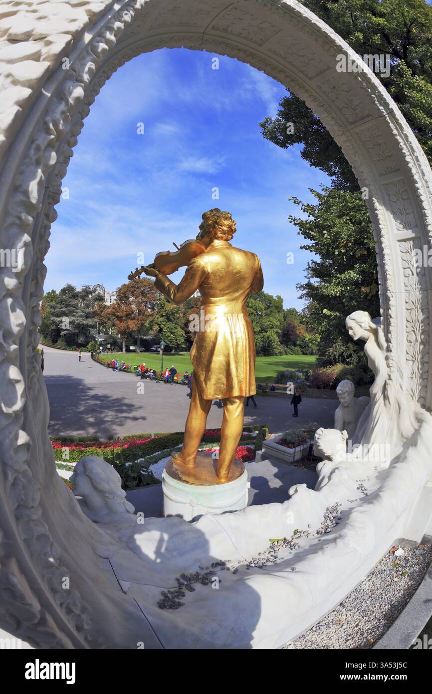 Dynamic sculptural portrait of the King of Waltz - Johann Strauss ...