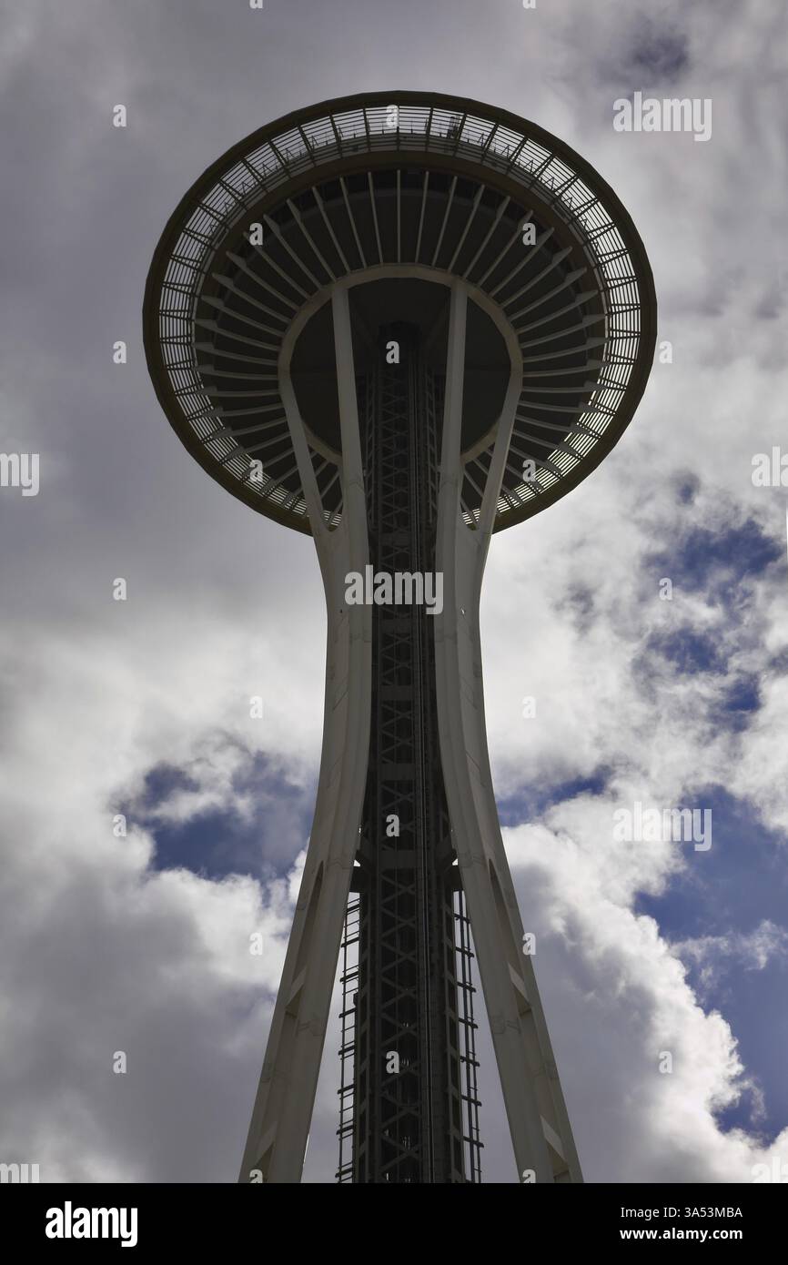 The well-known survey tower in Seattle Stock Photo - Alamy