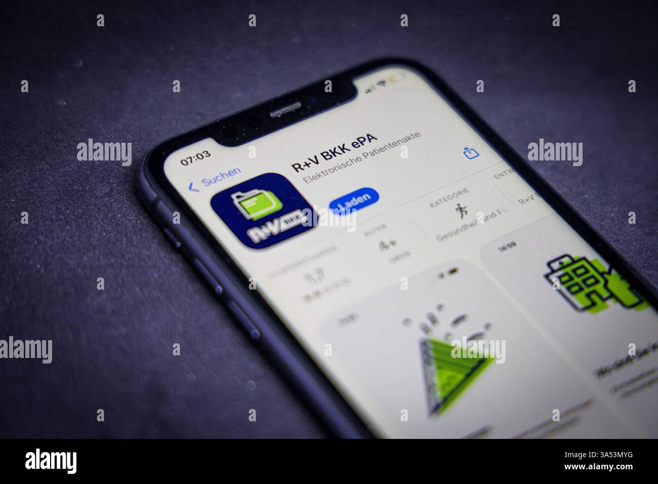Apple App Store auf einem iPhone. ePA elektronische Patientenakte. RV BKK ePA Elektronische ...