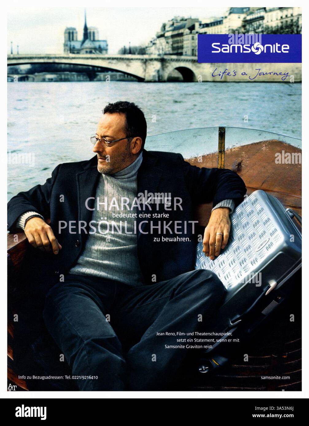 2007 Samsonite advertisement featuring French actor Jean Reno Stock ...