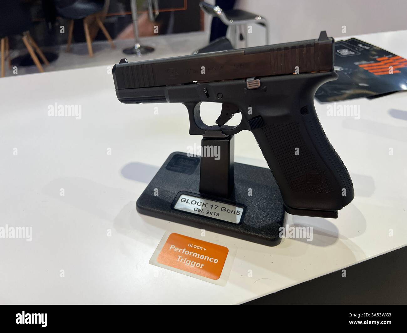 Glock 19 hi-res stock photography and images - Alamy