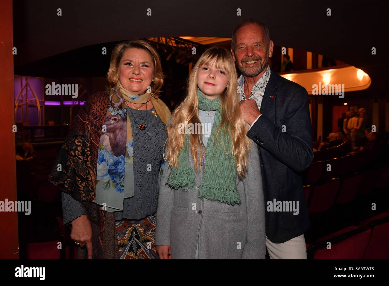 Angela Wiedl mit Ehemann Uwe und Tochter Gina / Premiere ...