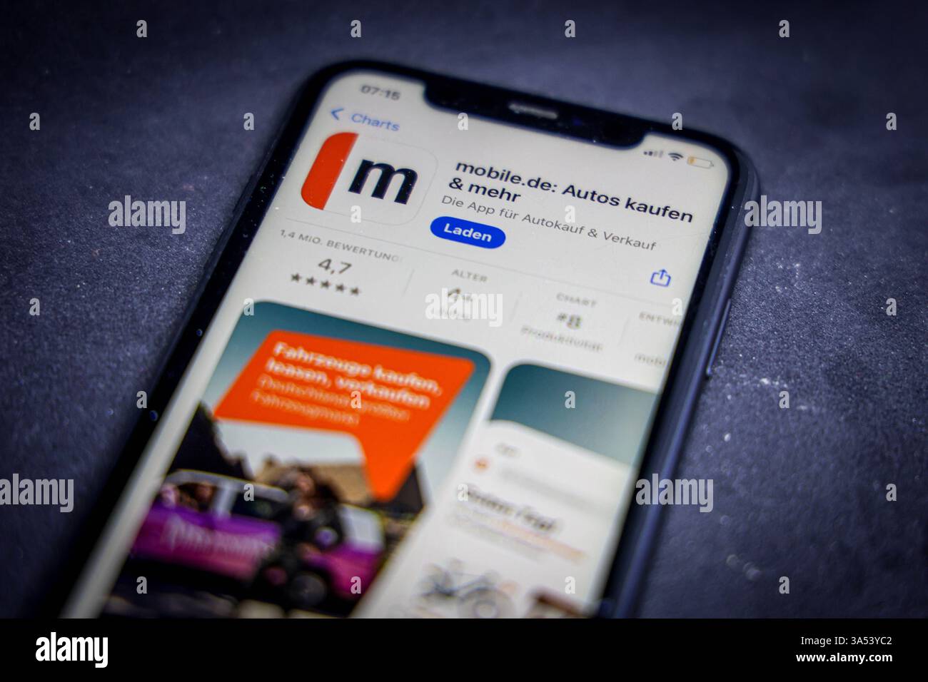 Apple App Store auf einem iPhone. Apps-Charts gratis. Mobile.de: Autos ...