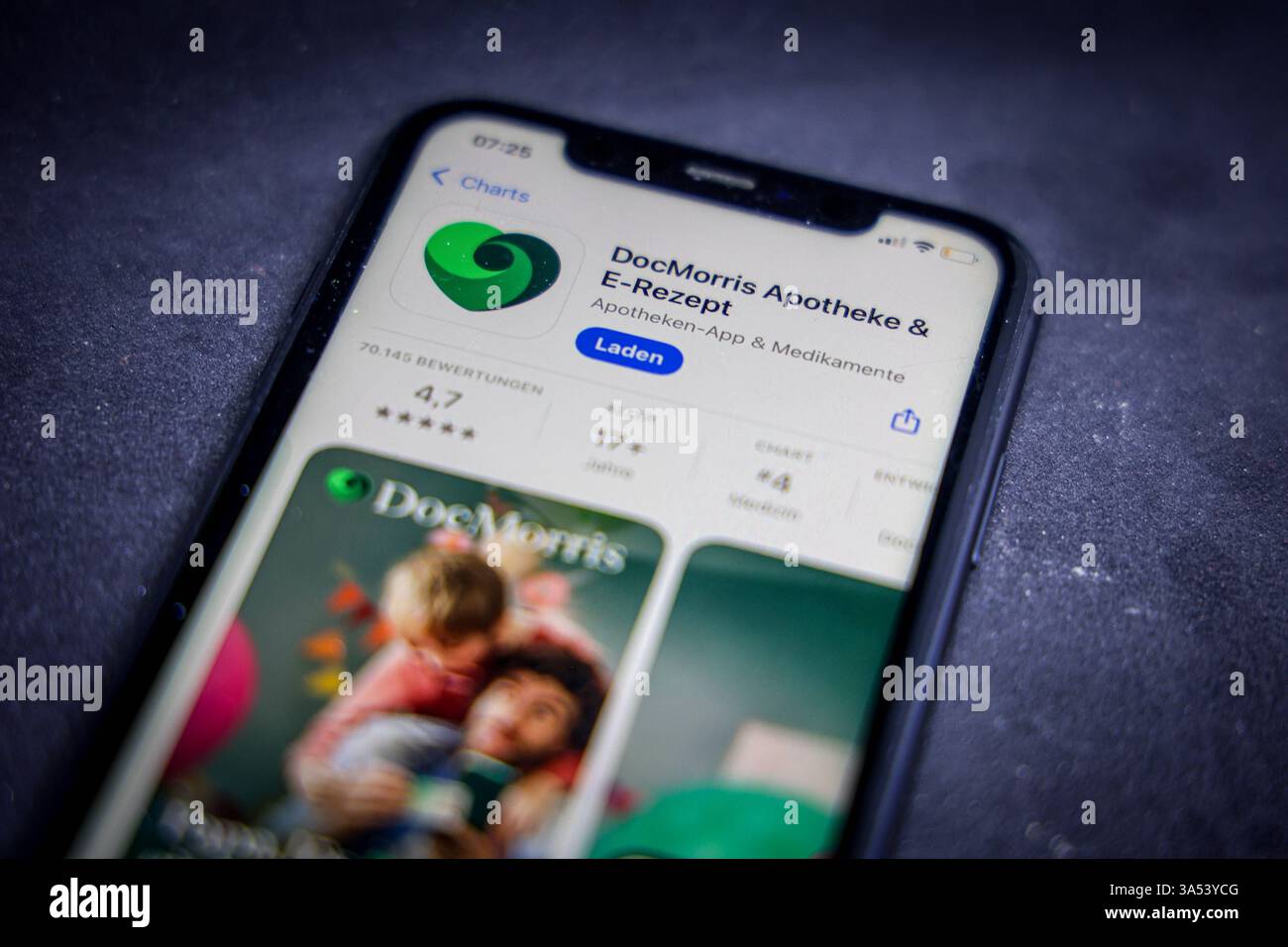 Apple App Store auf einem iPhone. Apps-Charts gratis. DocMorris ...