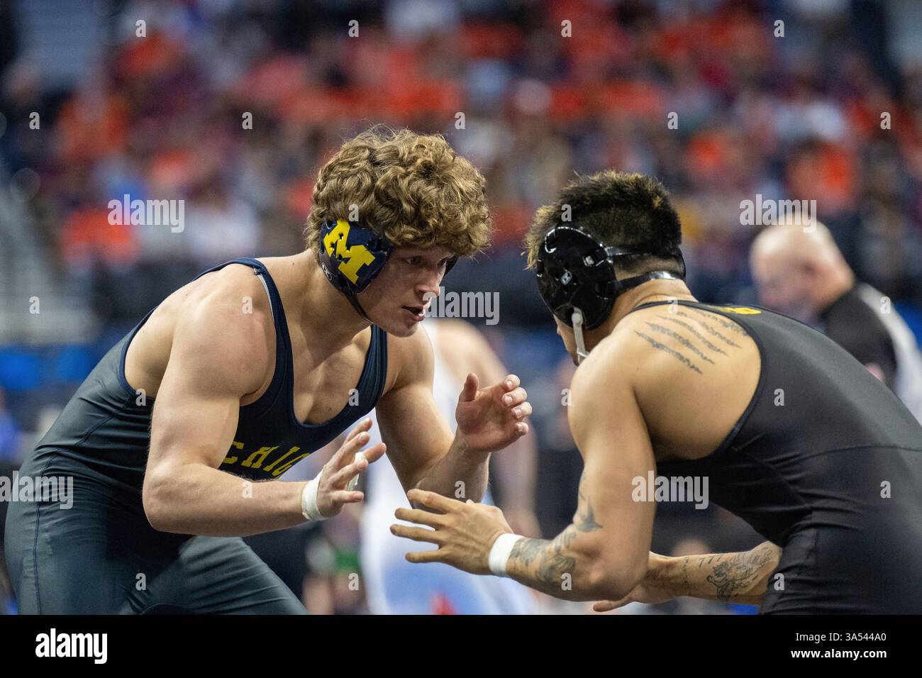 PHILADELPHIA, PA - MARCH 20: Kyle Parco of Iowa and Dylan Gilcher of ...