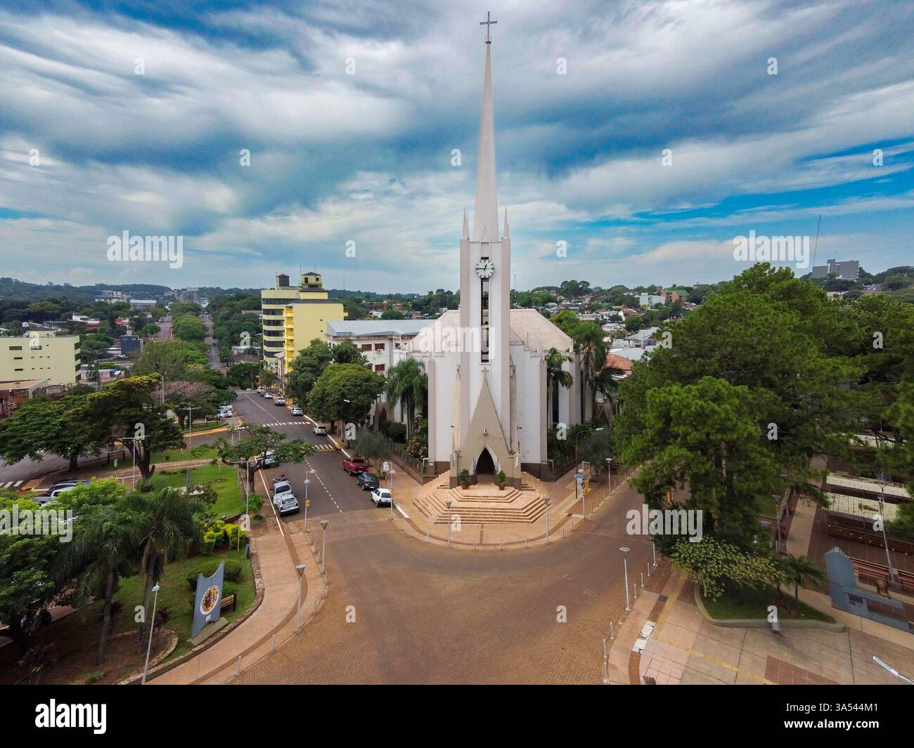Full frontal view hi-res stock photography and images - Alamy