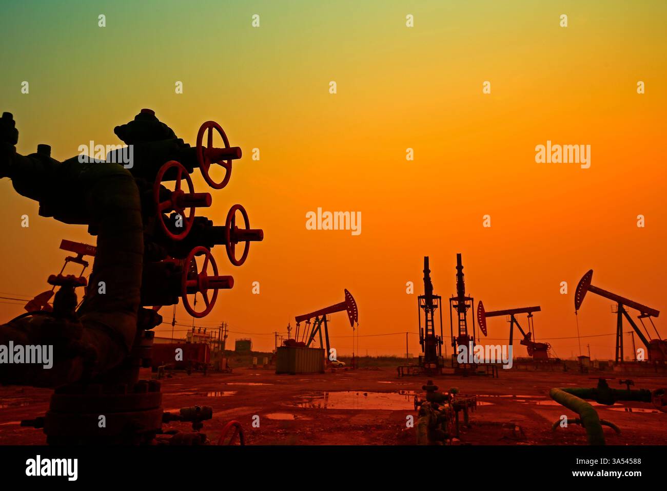 The oil pump, industrial equipment Stock Photo - Alamy