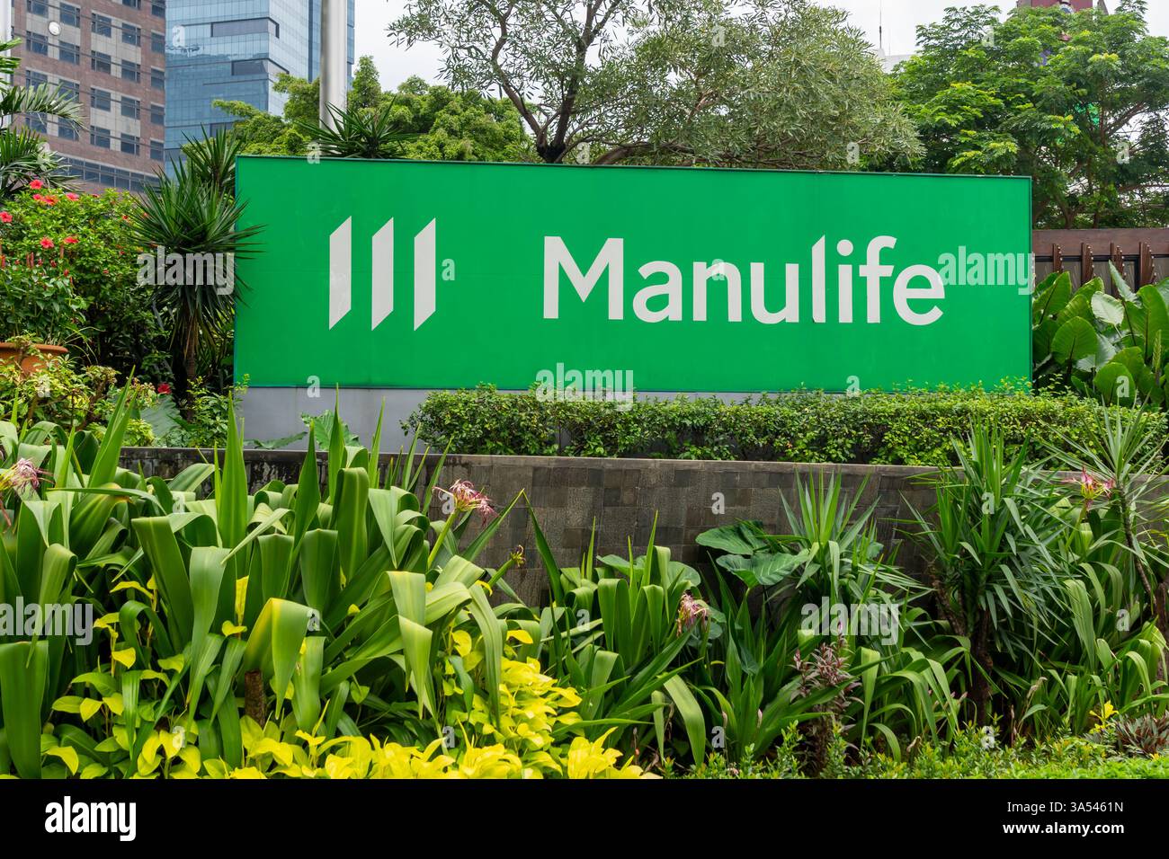 Manulife sign hi-res stock photography and images - Alamy