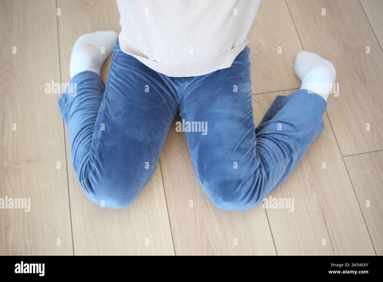 cerebral palsy w shape sitting Stock Photo - Alamy