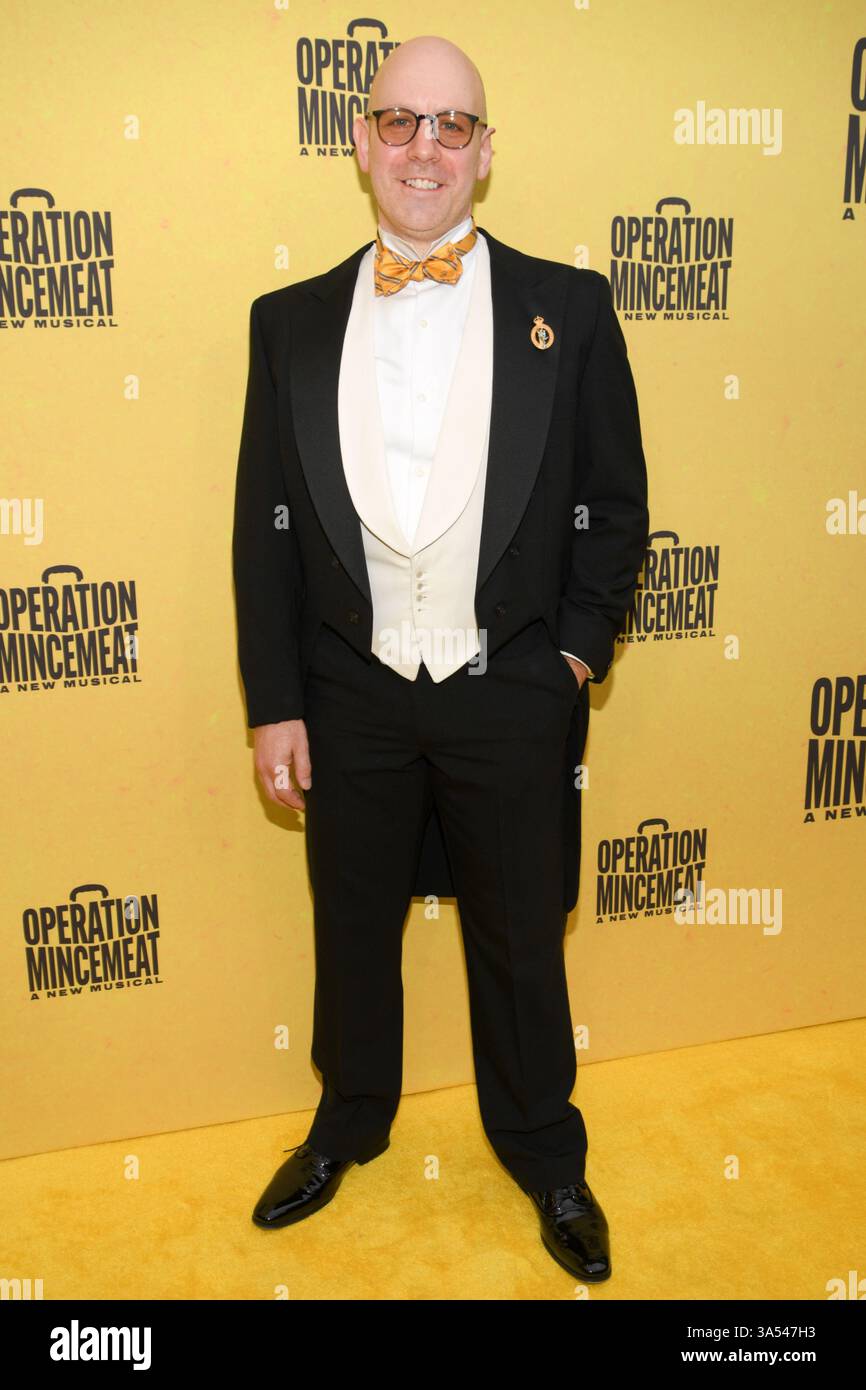 Oliver mears hi-res stock photography and images - Alamy