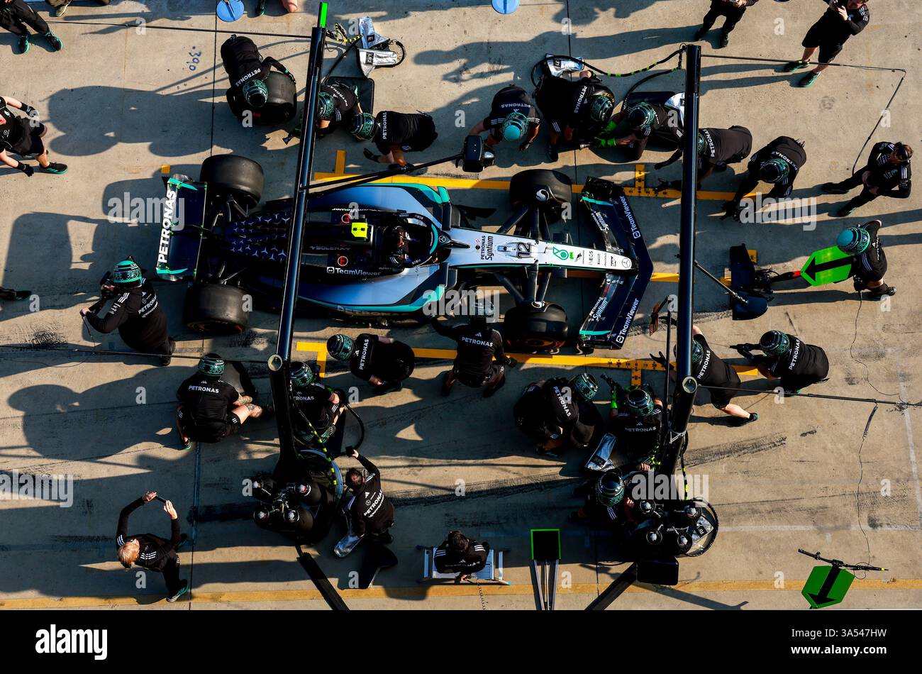 Mercedes AMG F1 Team, mechanic, mecanicien, mechanics, pitstop training ...