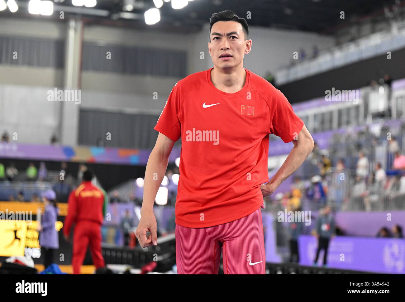 (250321) -- NANJING, March 21, 2025 (Xinhua) -- Zhu Yaming of China reacts before the men's ...