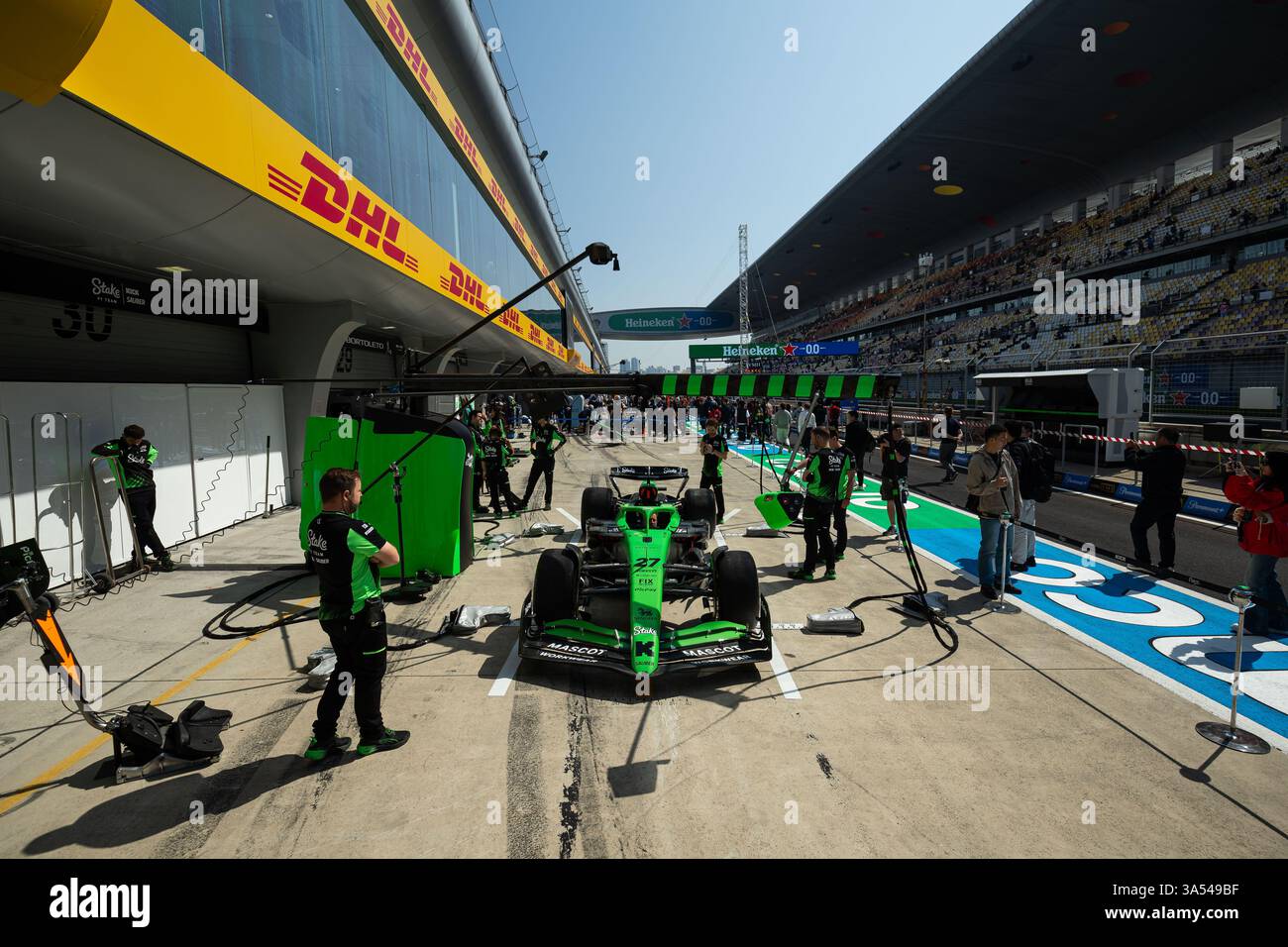 27 HULKENBERG Nico (ger), Stake F1 Team Kick C45, car presentation ...