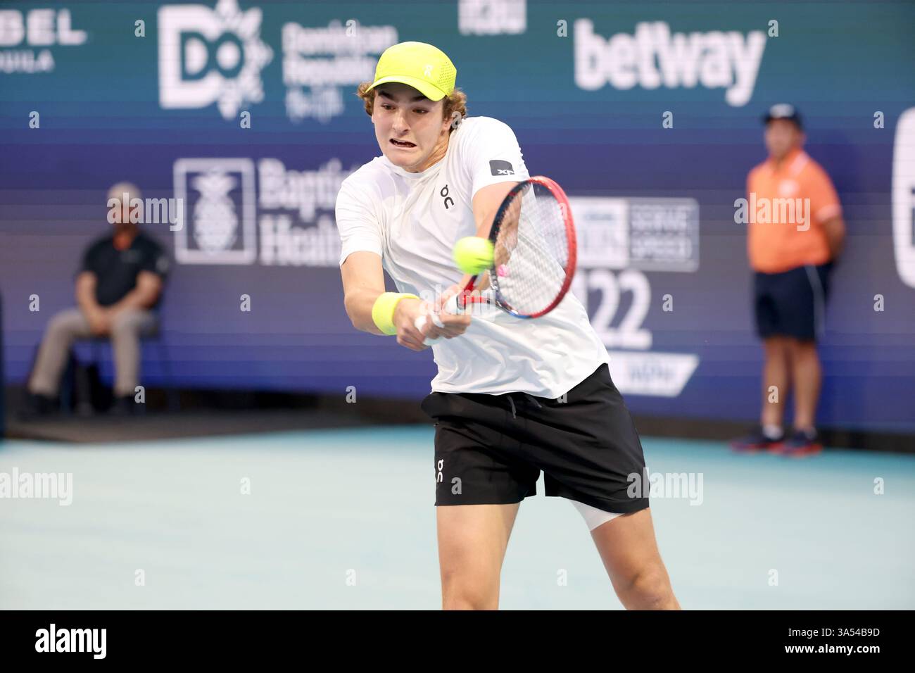 MIAMI GARDENS, FLORIDA - MARCH 20: Joao Fonseca of Brazil defeats ...
