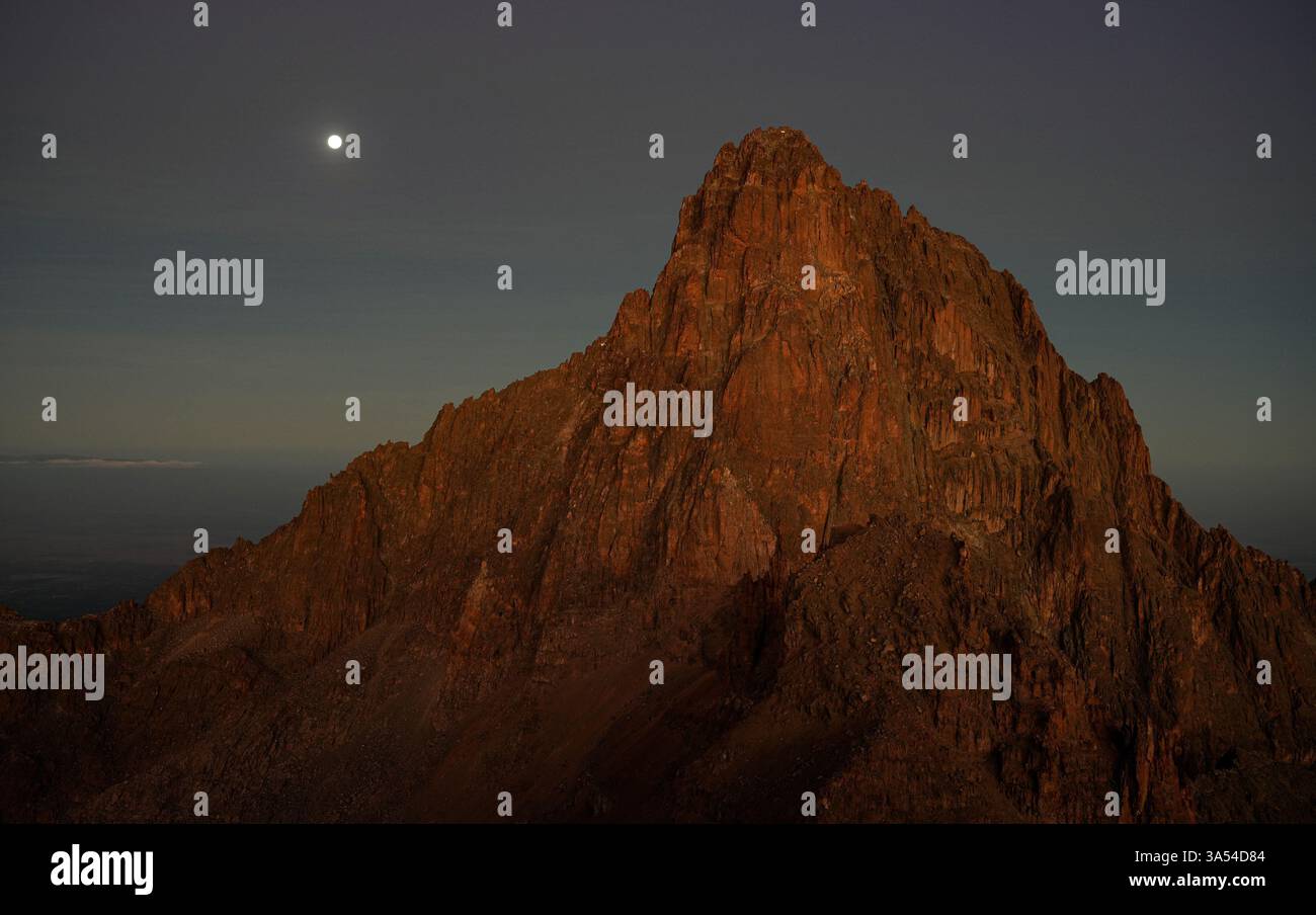 Lenana peak hi-res stock photography and images - Alamy