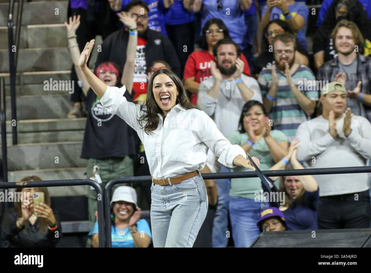 Tempe, USA. 20th Mar, 2025. Alexandra Ocasio-Cortez makes her way to ...