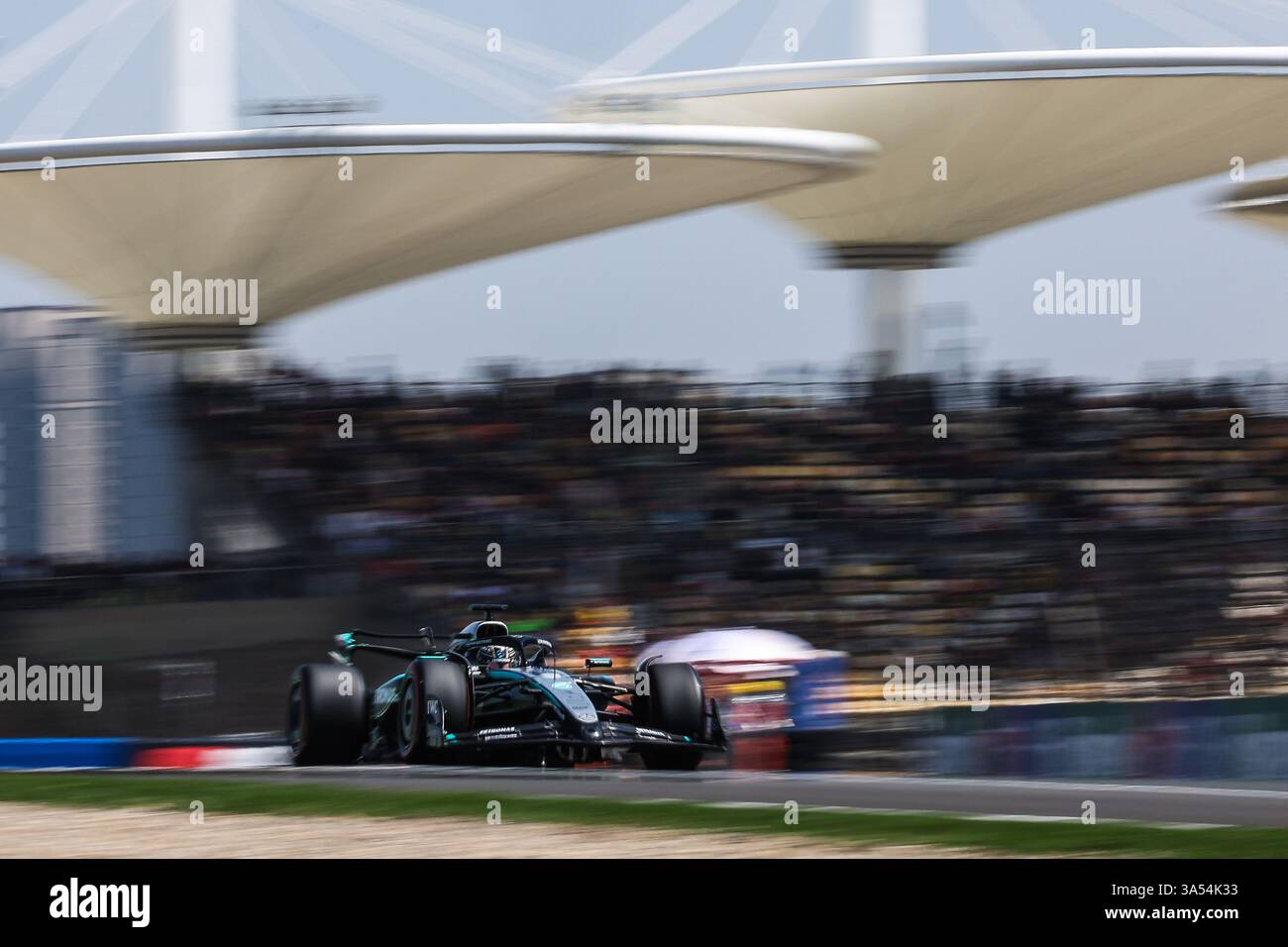 63 RUSSELL George (gbr), Mercedes AMG F1 Team W16, action during the ...