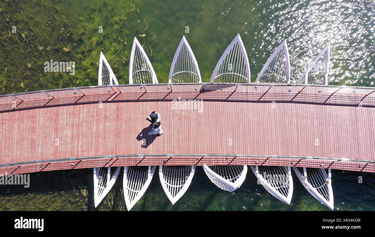 Aerial photo shows the spring scenery of the Furong Lake in Xuchang ...