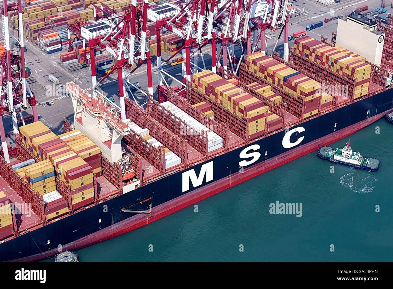 Aerial photo shows the container terminal of Qingdao Port in Qingdao ...