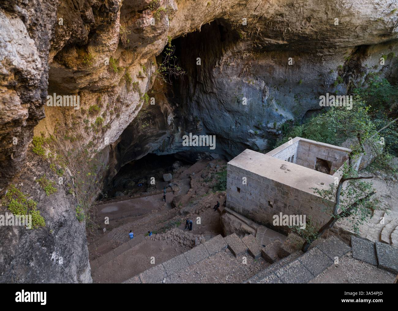 Entrance cave paradise heaven hi-res stock photography and images - Alamy
