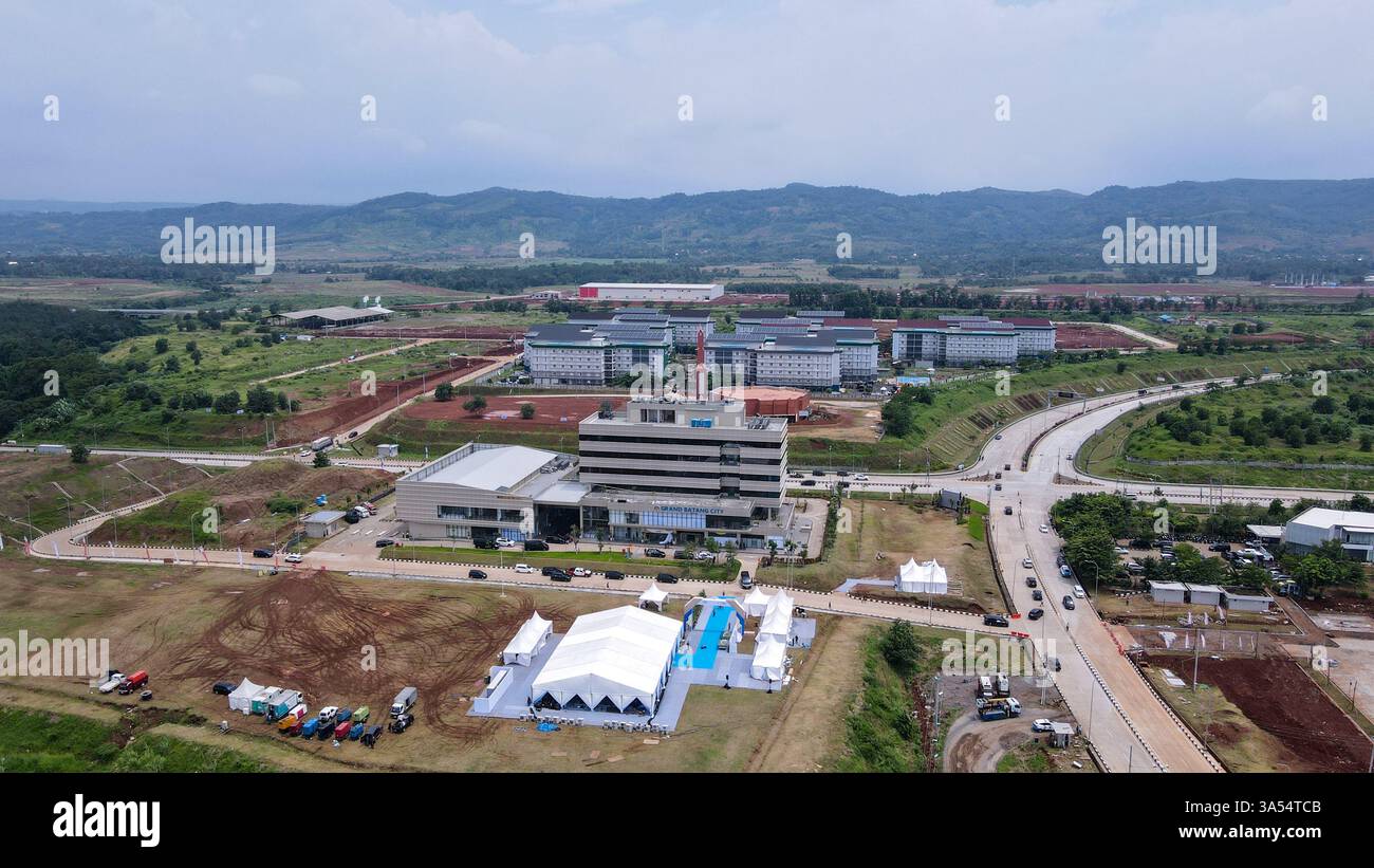 (250321) -- CENTRAL JAVA, March 21, 2025 (Xinhua) -- An aerial drone ...