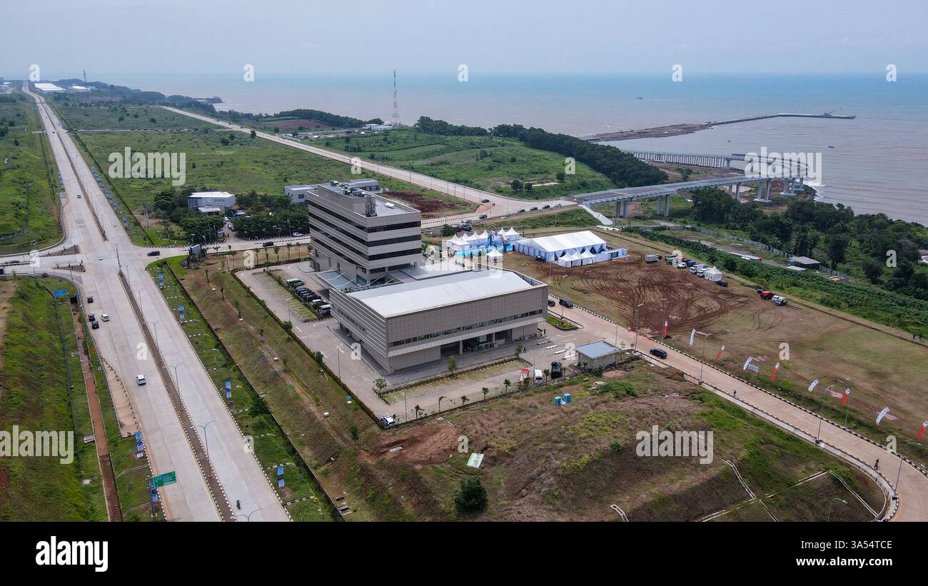 (250321) -- CENTRAL JAVA, March 21, 2025 (Xinhua) -- An aerial drone ...