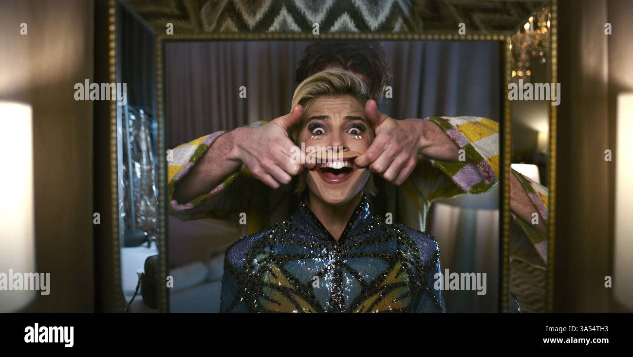 Smile 2 Naomi Scott Stock Photo - Alamy