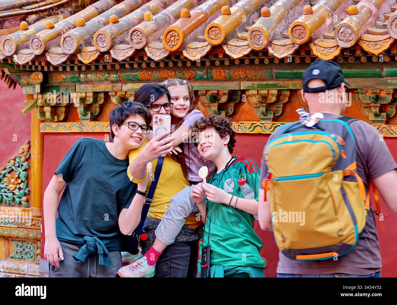 Foreign tourists visit the Palace Museum in Beijing, China, 19 March ...