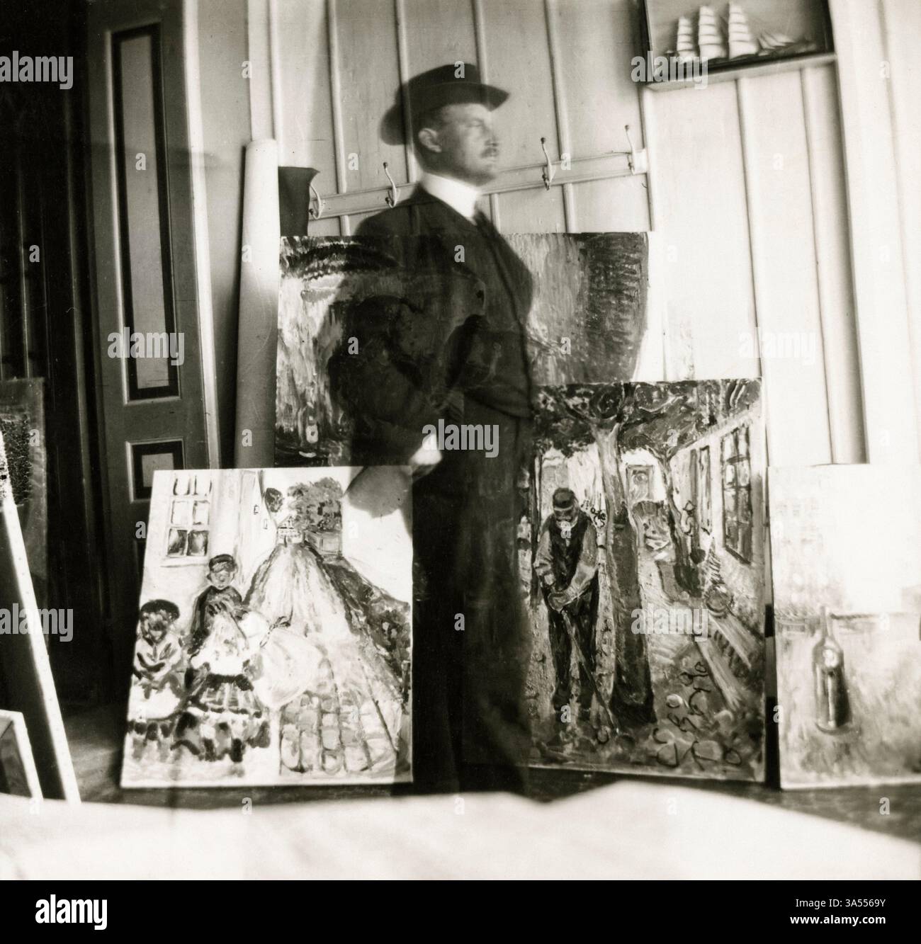Edvard Munch, Self-portrait photograph in front of his paintings in Am ...