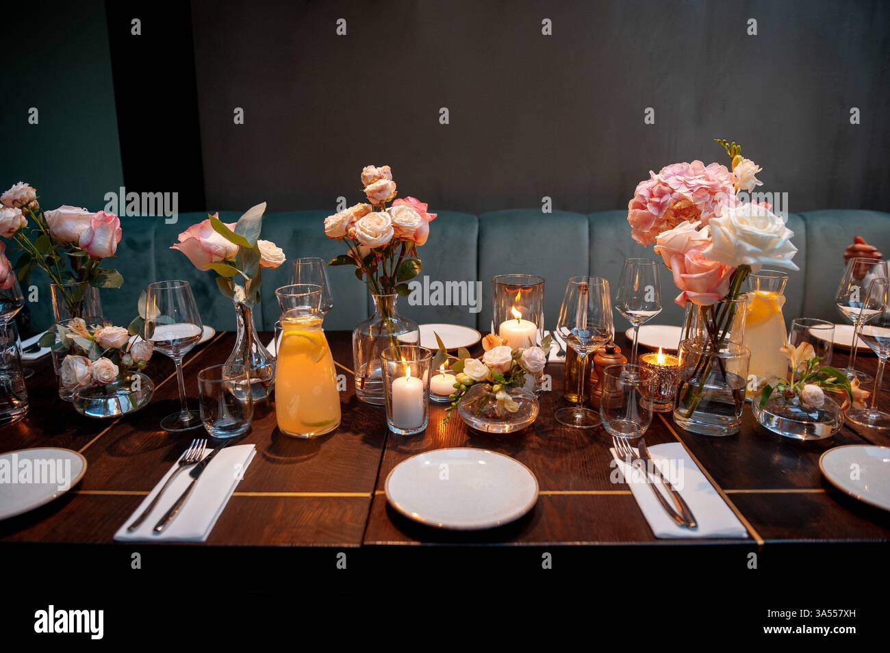 Formal dinner party hi-res stock photography and images - Alamy