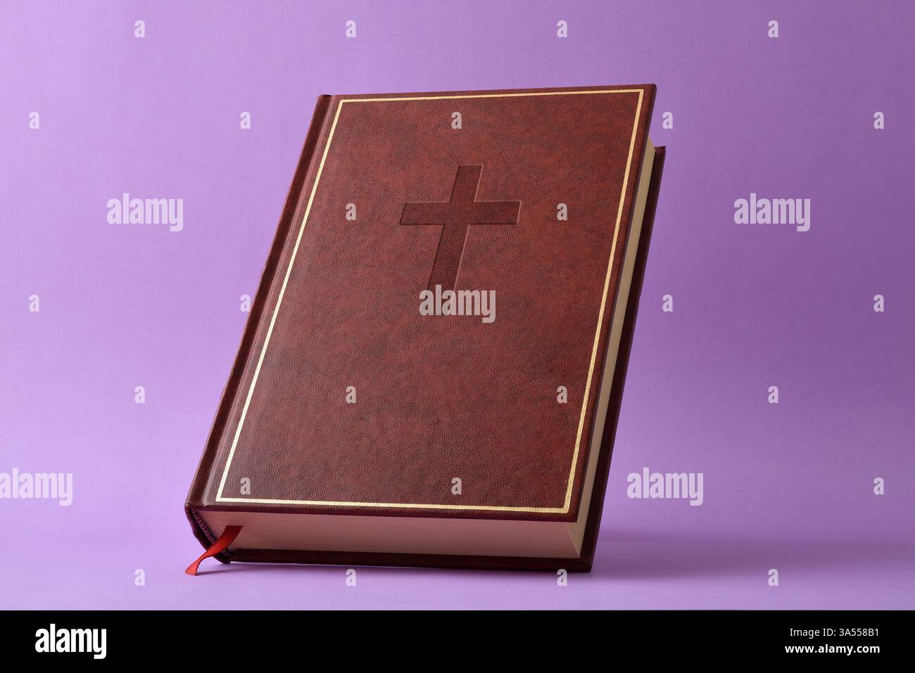 Classic holy bible cross spiritual hi-res stock photography and images ...