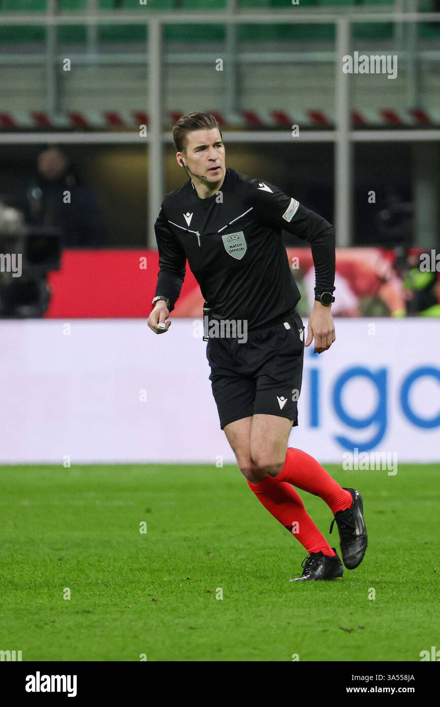 Referee Francois Letexier seen in action during the Italian Serie A ...