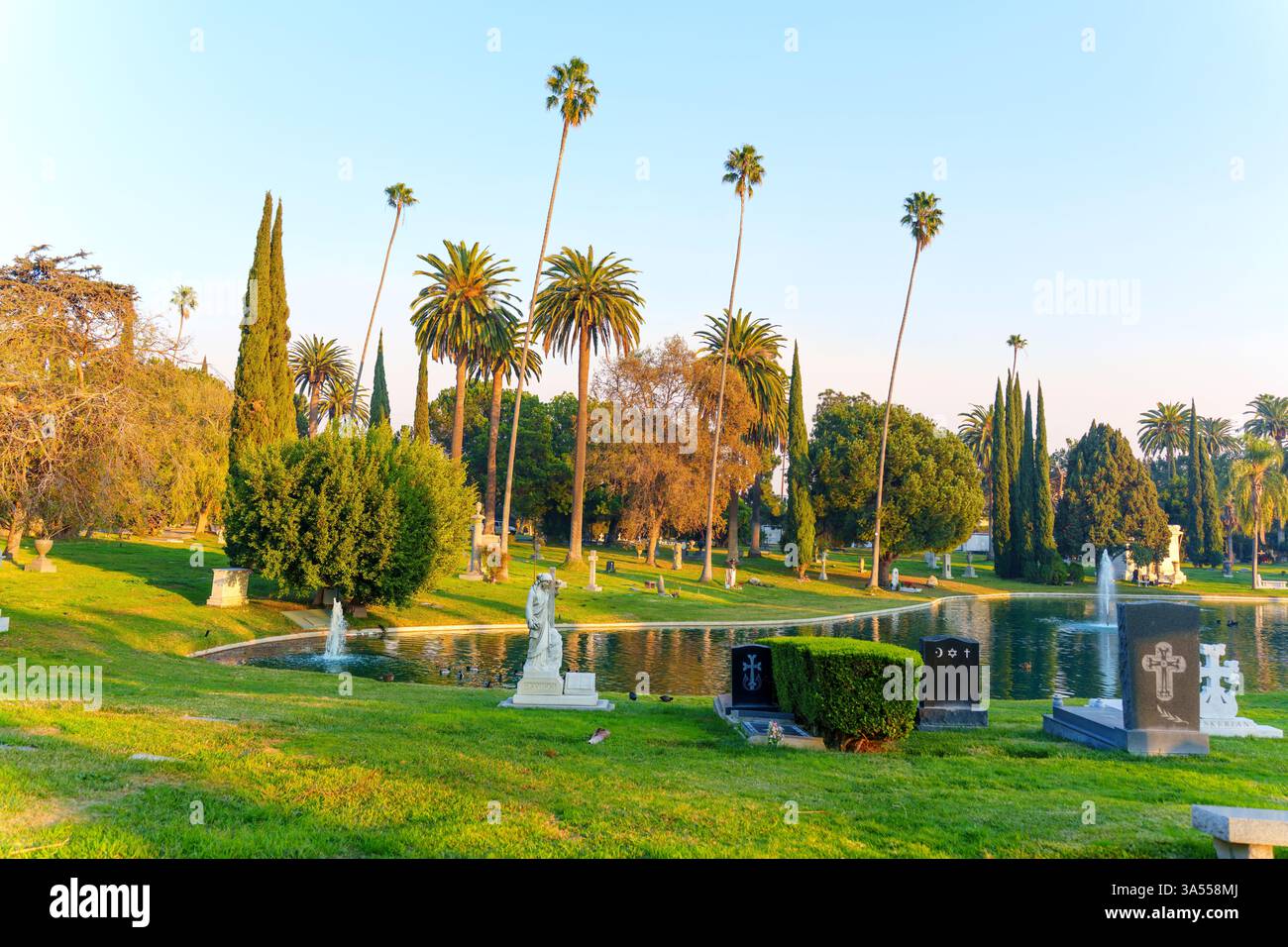 Cemetery feature lush greenery hi-res stock photography and images - Alamy