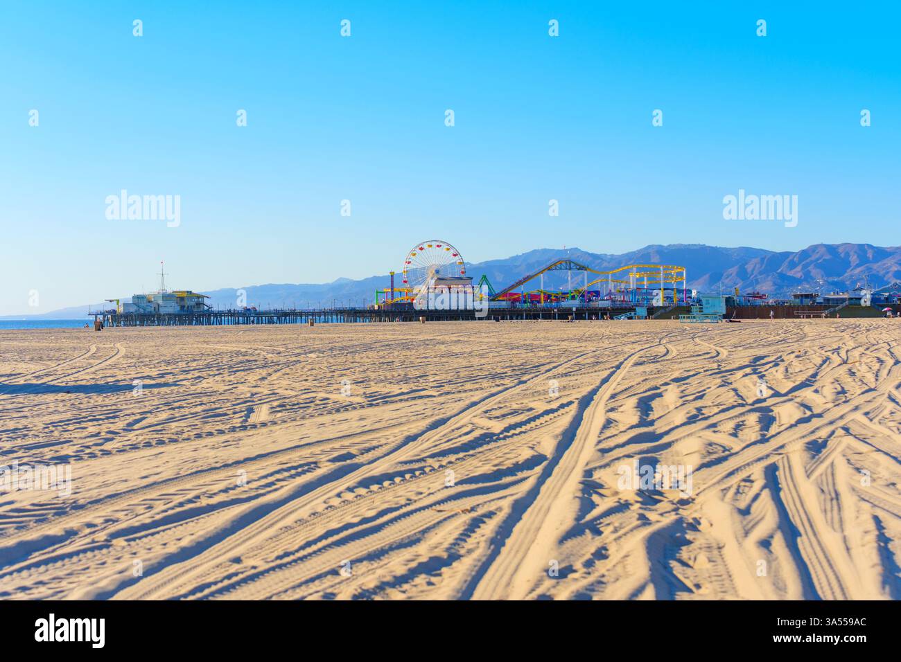 Santa Monica, California - January 16, 2025: Santa Monica Pier and ...