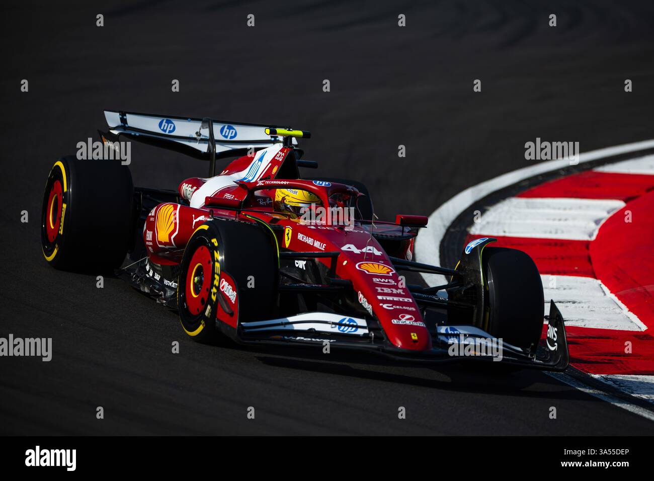 44 HAMILTON Lewis (gbr), Scuderia Ferrari SF-25, action during the ...