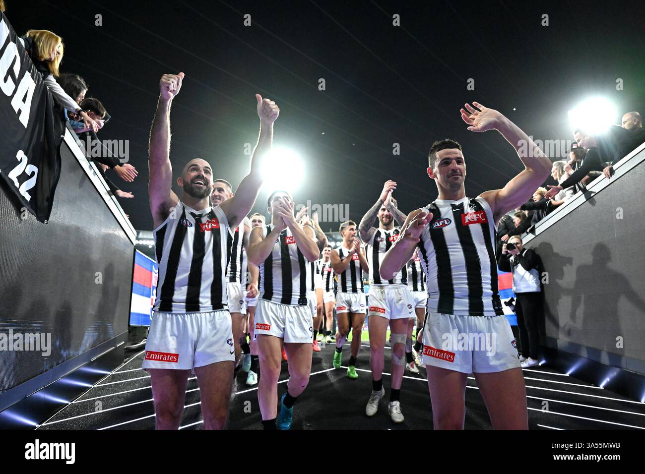 Steele Sidebottom of Collingwood (left) and Scott Pendlebury of ...