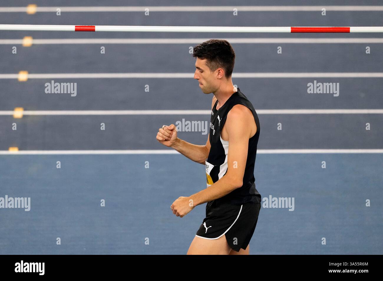 Hamish Kerr, of New Zealand, reacts after an attempt in the men's high ...