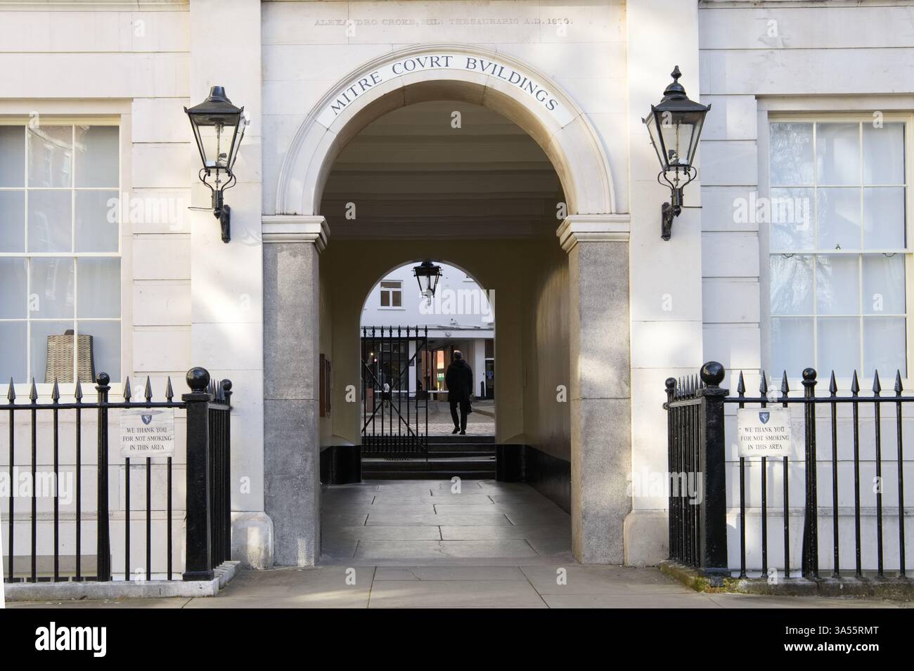 Alleyway through arch at Mitre Court Buildings, Temple, London Stock ...